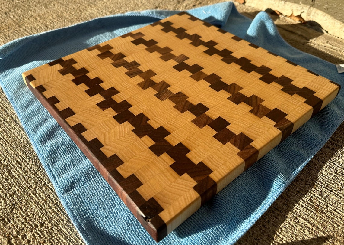 Walnut and Maple Staggered End Grain Cutting Board - Etsy