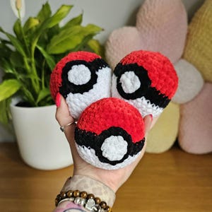 Poké Ball Crochet Pattern PDF | Easy Amigurumi Pokémon Ball Plush ...