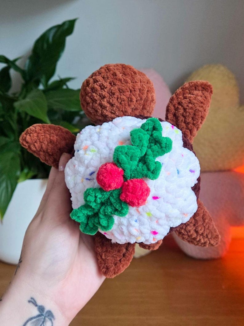 Crochet Christmas Pudding Turtle Pattern: Low-sew Easy Festive ...