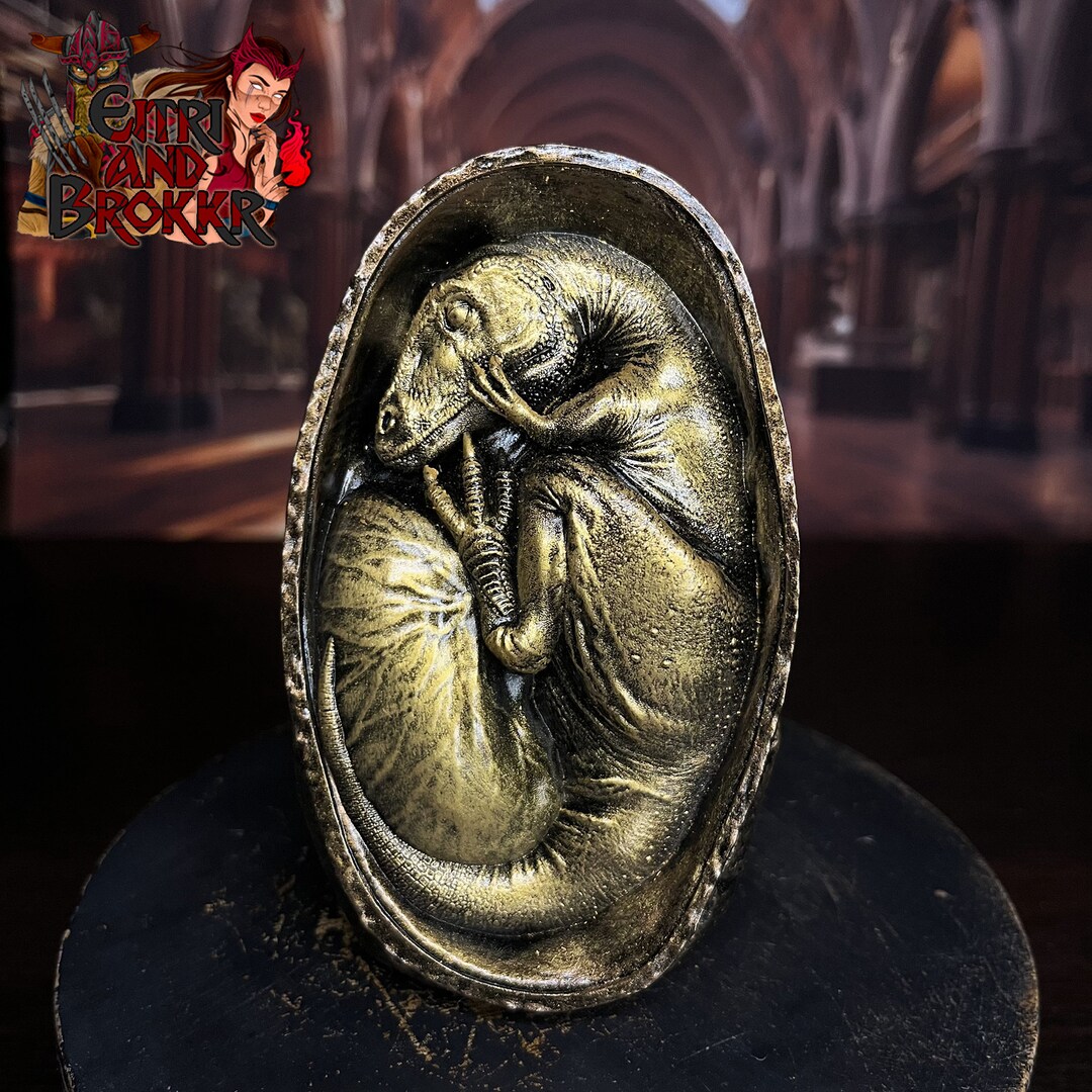 Carcharodontosaurus Embryo Statue: Bronze-effect Jurassic Park Table ...