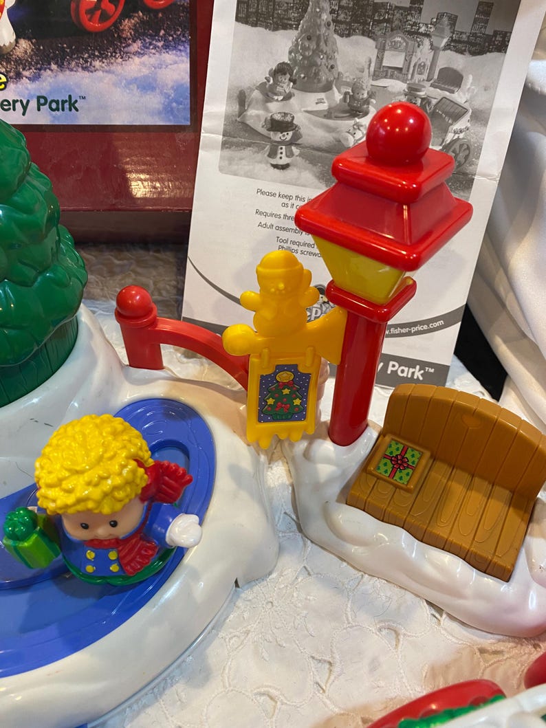 Fisher Price Little People Tree Lighting Discovery Park Christmas Set ...