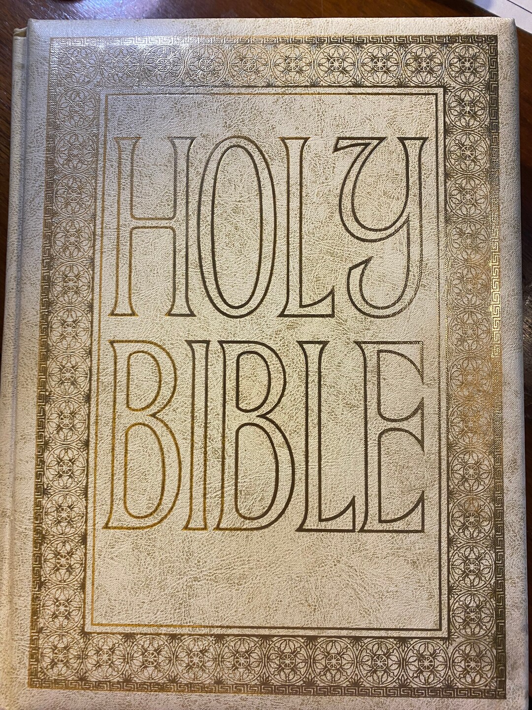 Holy Bible New Catholic Liturgical Family / Library Reference Edition ...