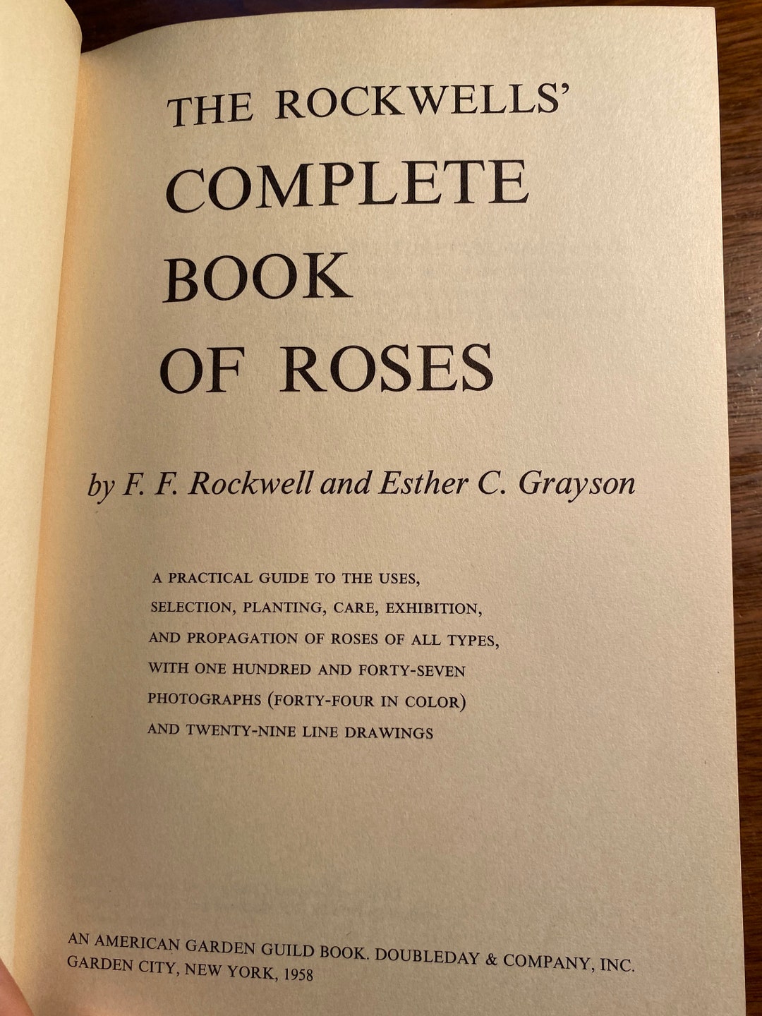 The Rockwells' Complete Book of Roses - F Rockwell / E Grayson - 1958 ...