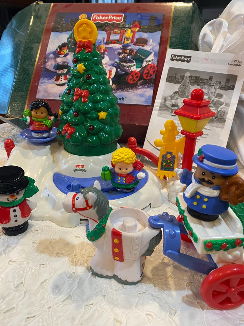 Fisher Price Little People Tree Lighting Discovery Park Christmas Set ...