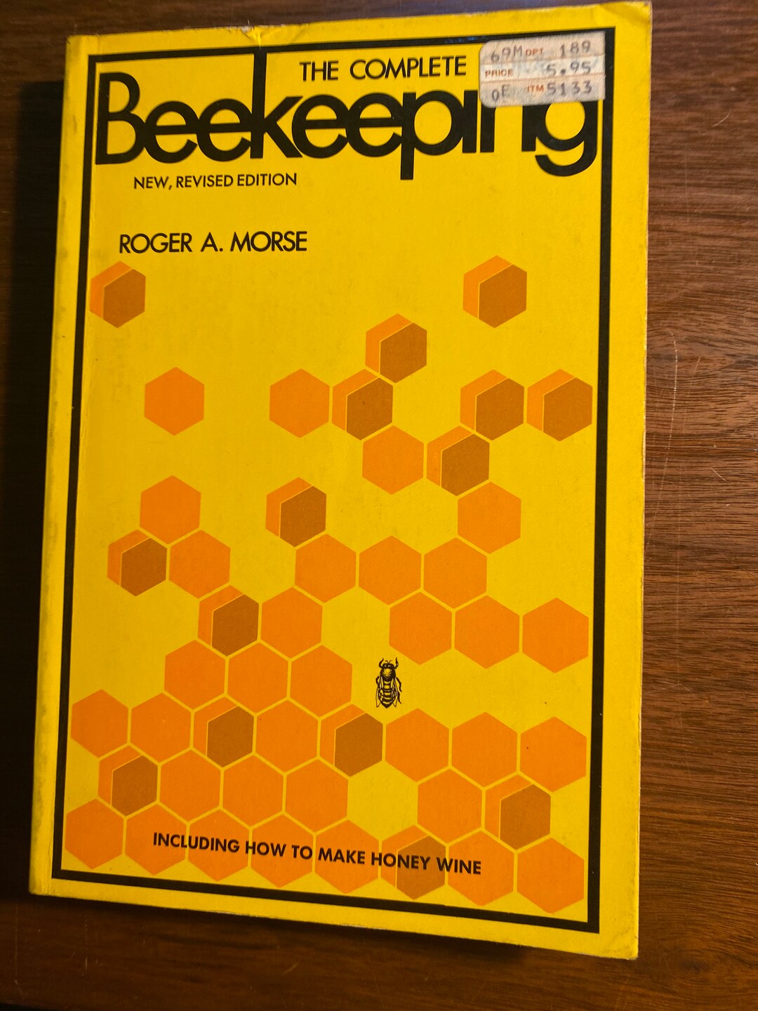 The Complete Guide to Beekeeping - Roger Morse - 1980 - Basic ...