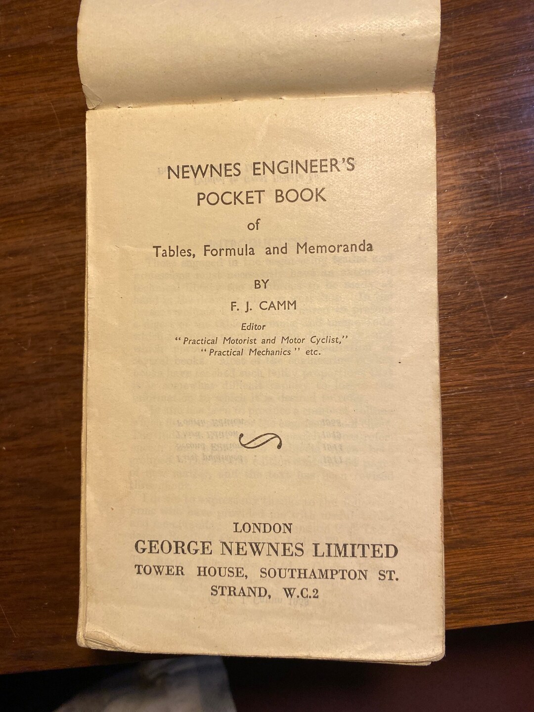 Newnes Engineer's Pocket Reference Book - Tables Formula and Memoranda ...