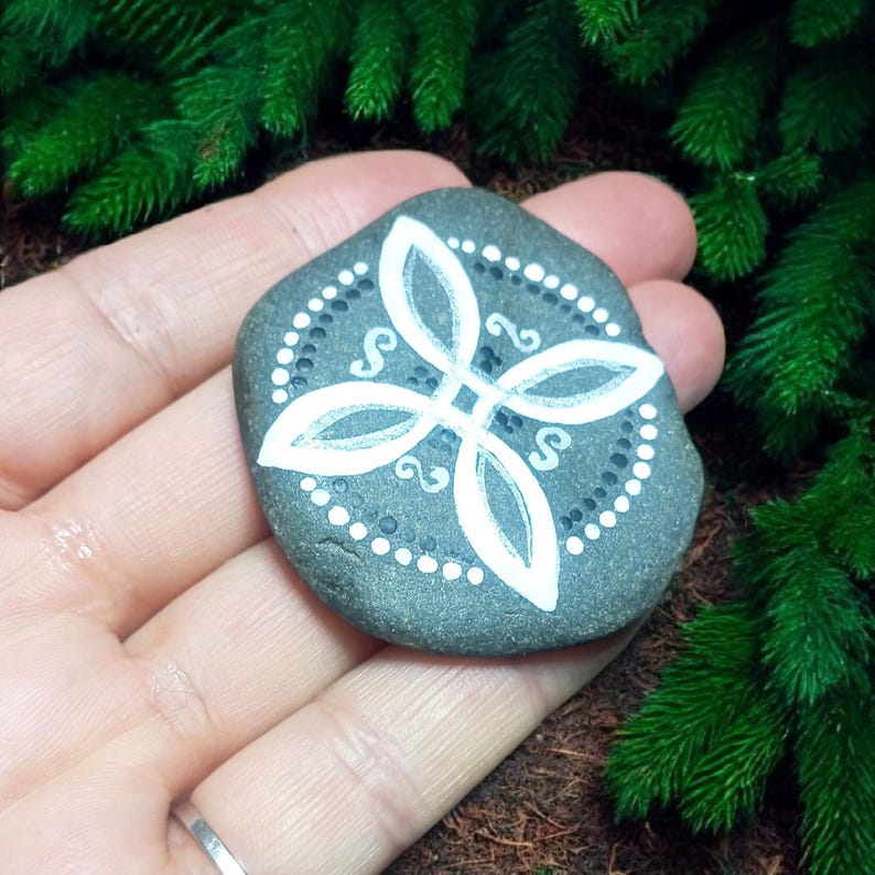 Witch Knot Symbols, Painted Sea Stones, Altar Accessories for ...