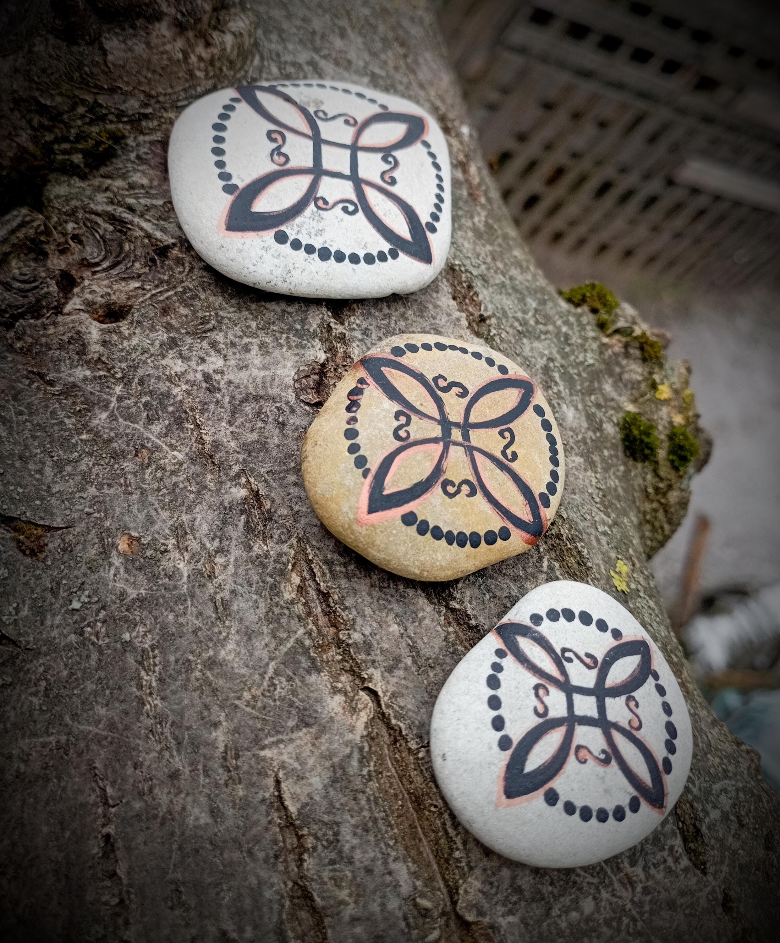 Witch Knot Symbols, Painted Sea Stones, Altar Accessories for ...