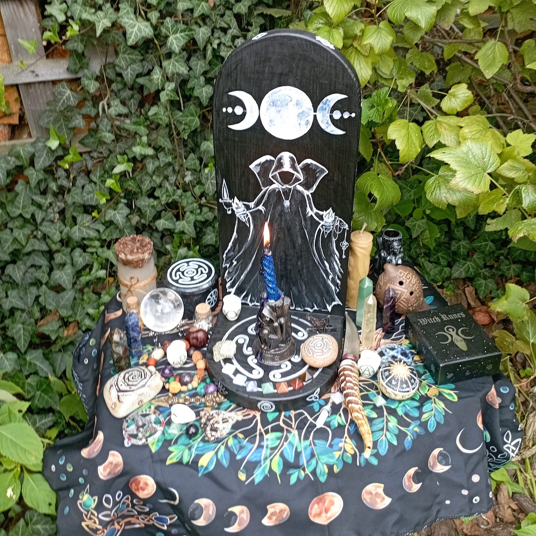 Goddess Hecate Hanging Altar, Hand Painted Witch Altar, Moon Phases Art ...