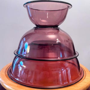 Vintage Pyrex Glass Nesting Mixing Bowls 322 325 326 Cranberry Color ...
