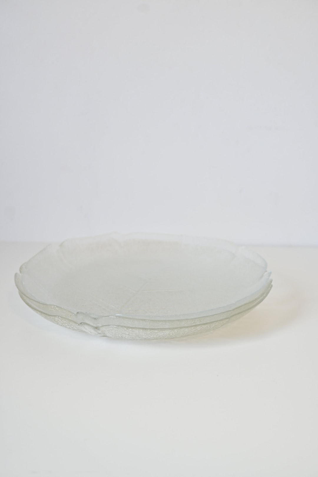 3 Flat Glass Plates, Textured With Leaf Pattern Brands: Arcoroc and ...