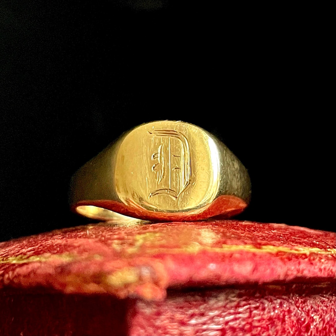 Vintage Signet Letter D Ring in 9 Carat Gold Circa 1976 - Etsy