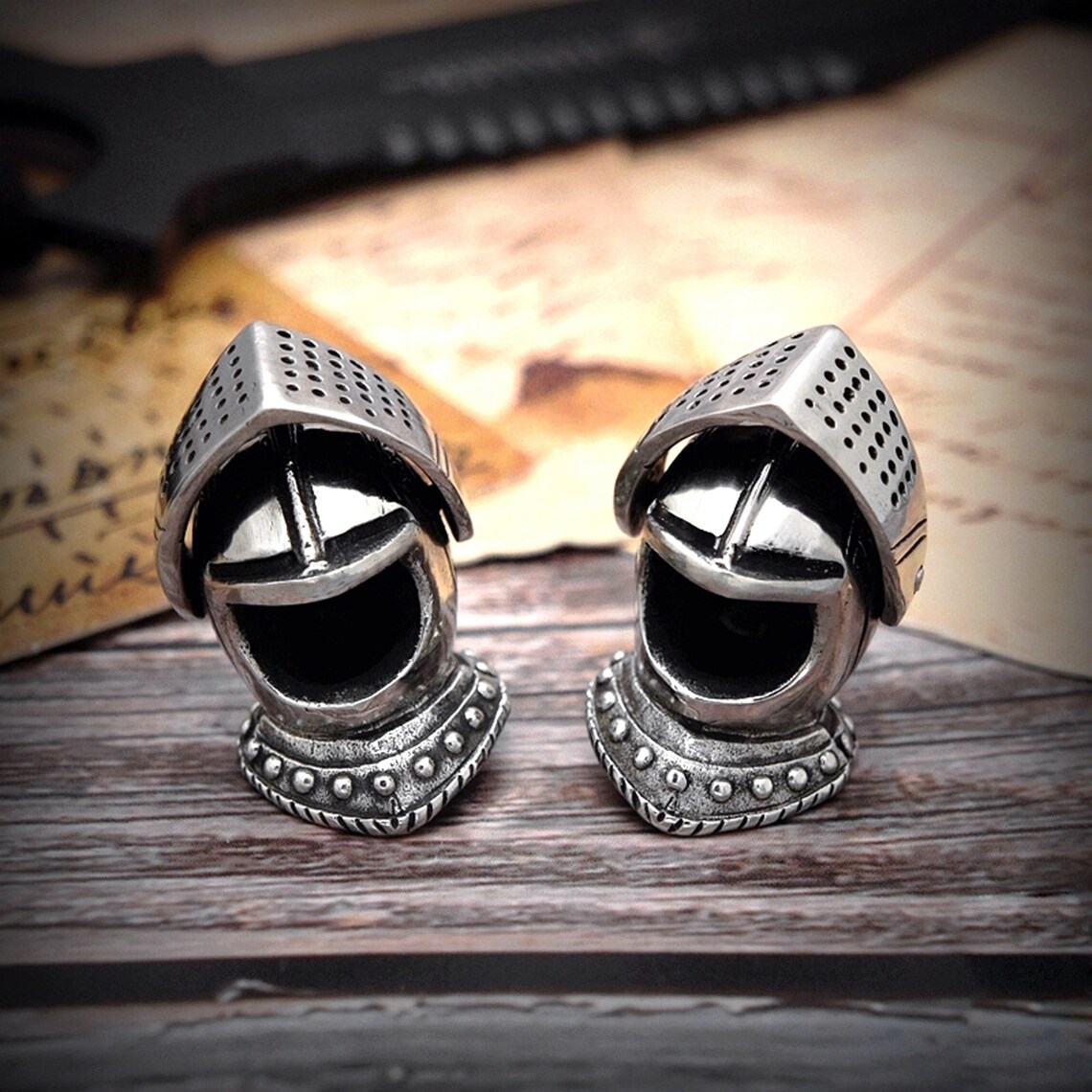 Paracord Bead knight's Helmet & Movable Visor - Etsy