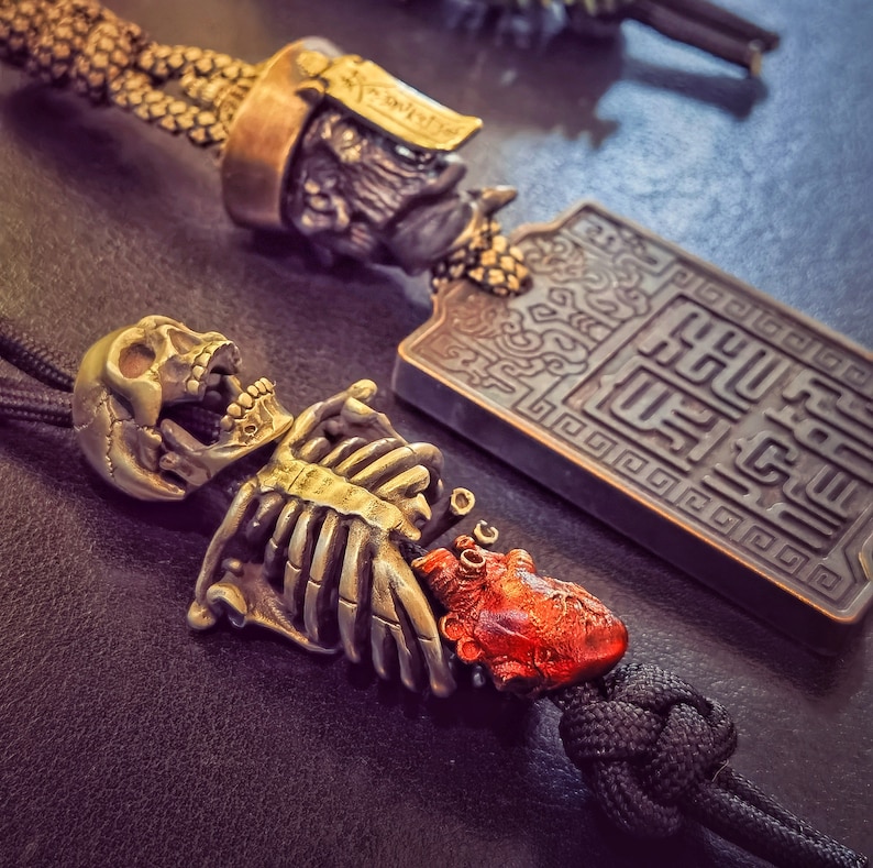 Paracord Bead skeleton Knife Bead-lanyard - Etsy