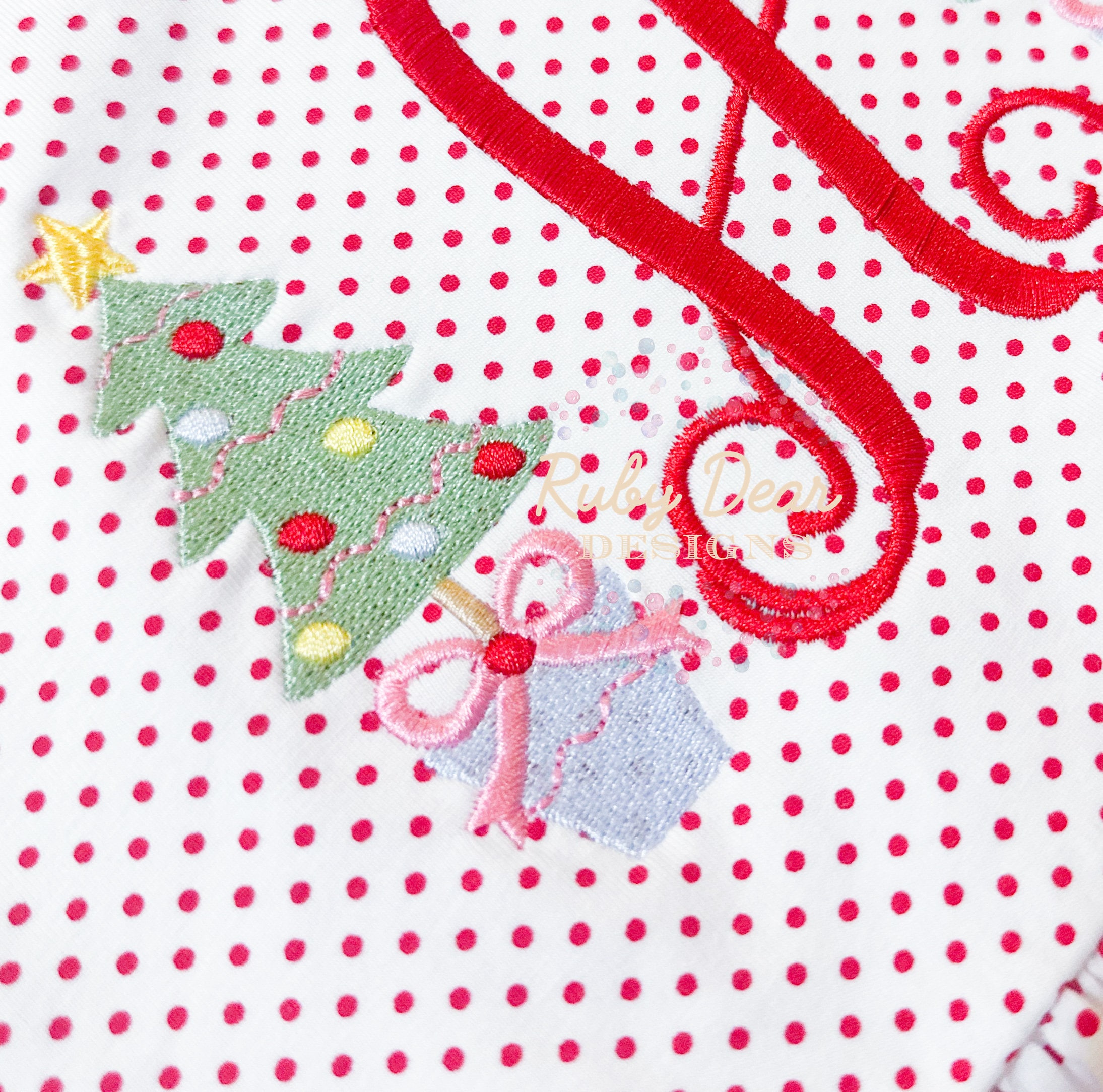 Christmas Tree Topiary With Bow Mini Fill and Satin Stitch Machine ...