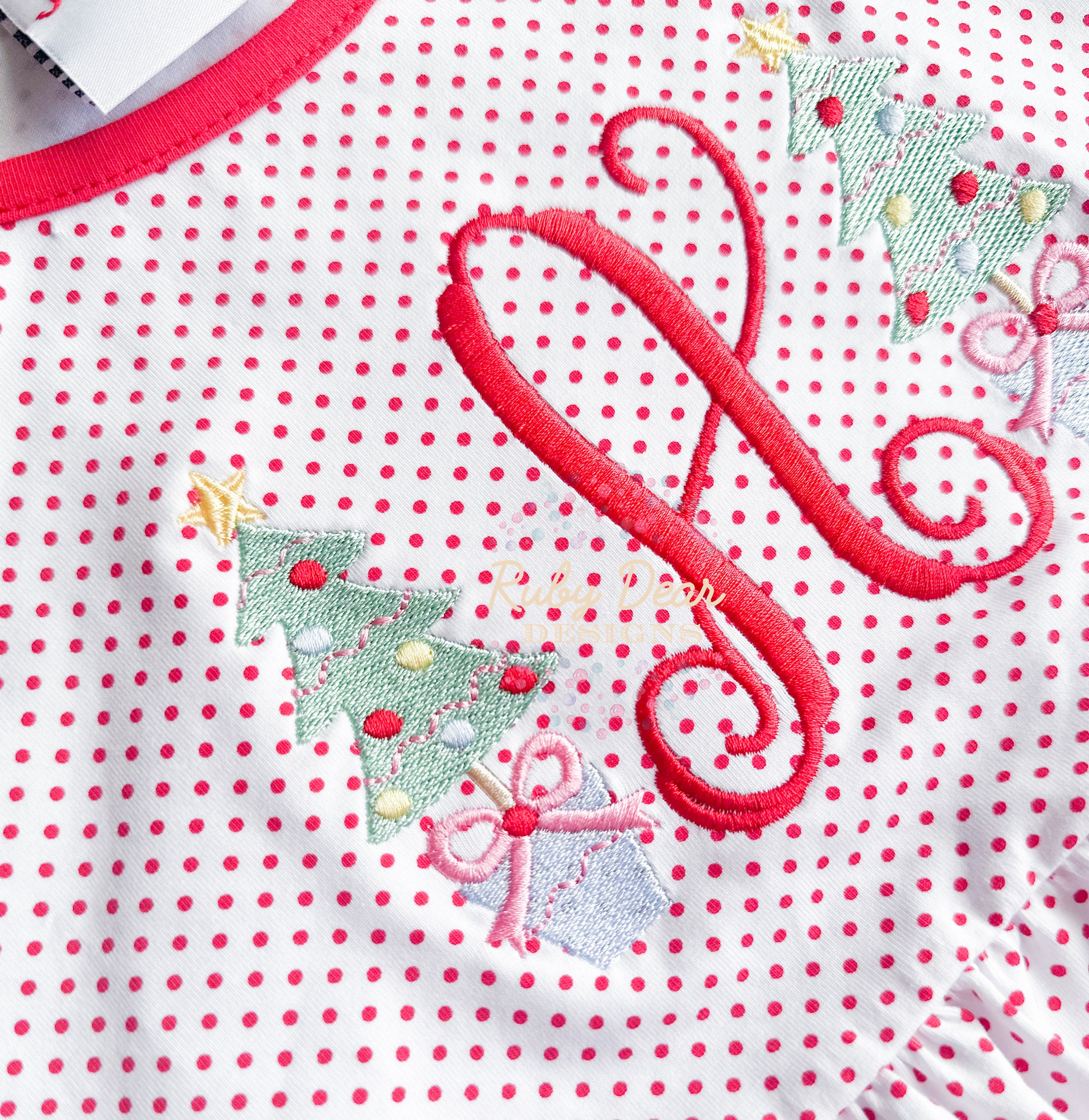 Christmas Tree Topiary With Bow Mini Fill and Satin Stitch Machine ...