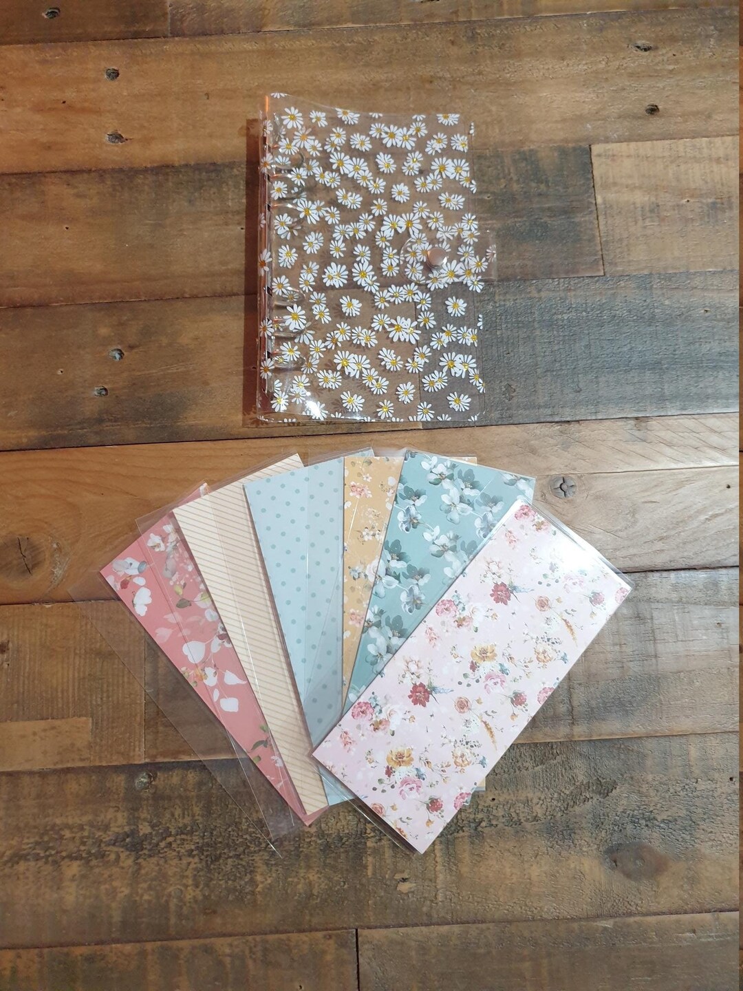 A6 kit binder and 6 laminated cash envelopes daisy binder - Etsy Österreich