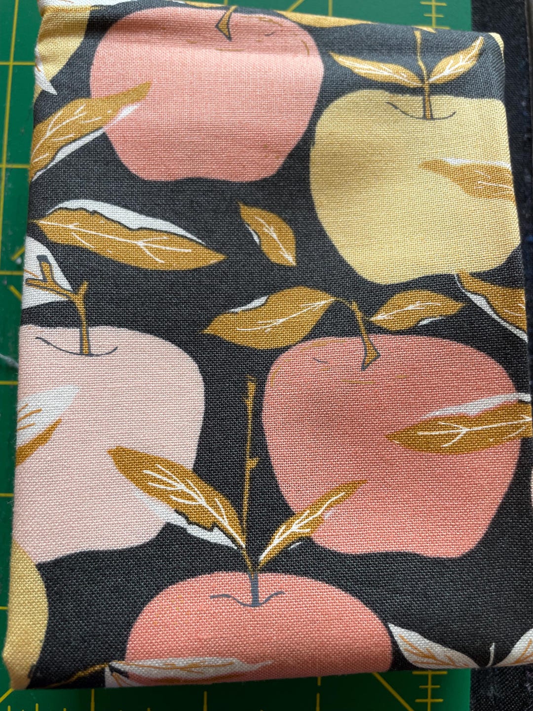 Midnight Garden | Apples | Moda Fabrics | FQ - Etsy