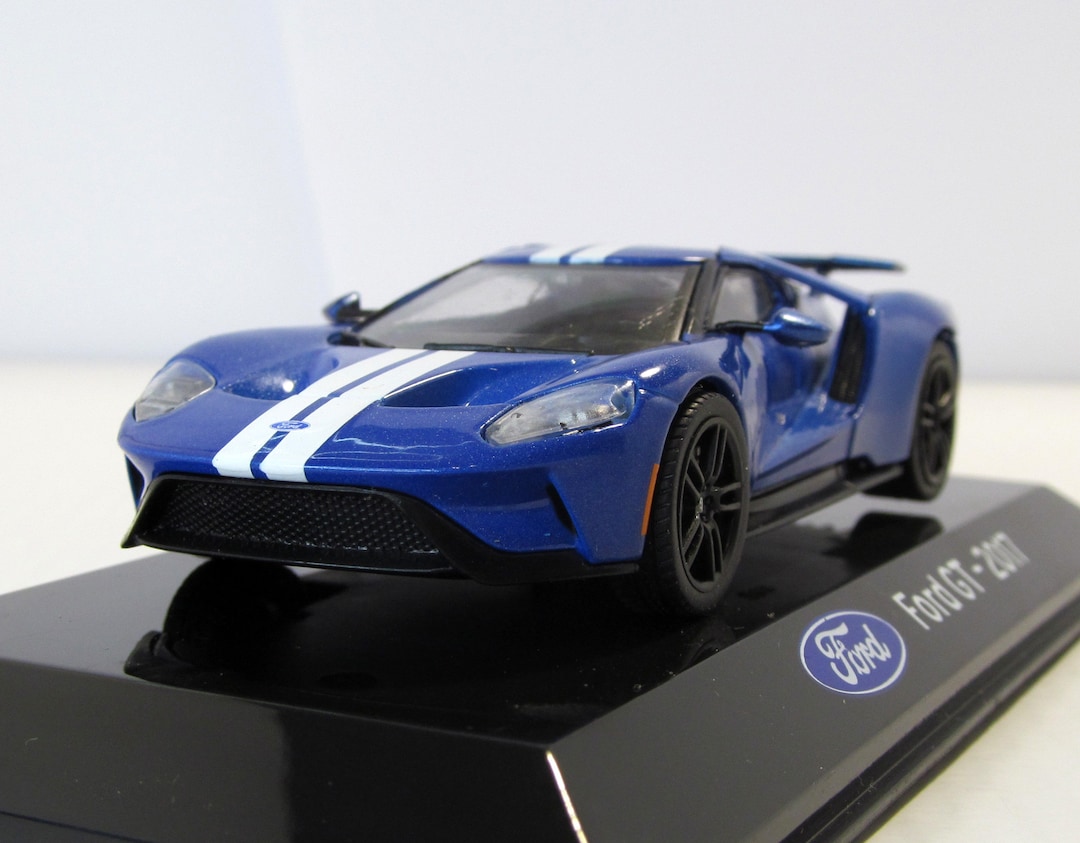 Ford GT 2017, Centauria Supercars, Box. Collectible Sports Car. Scale ...