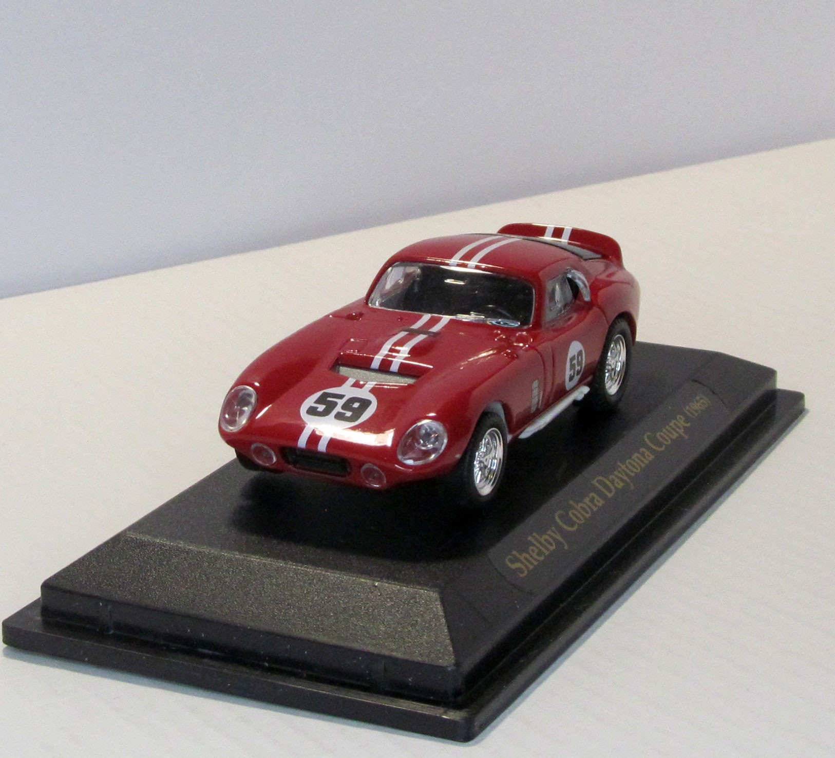 Road Signature Yat Ming BOX Ford Shelby Cobra Daytona Coupe 1965 Replica american car Scale die ...