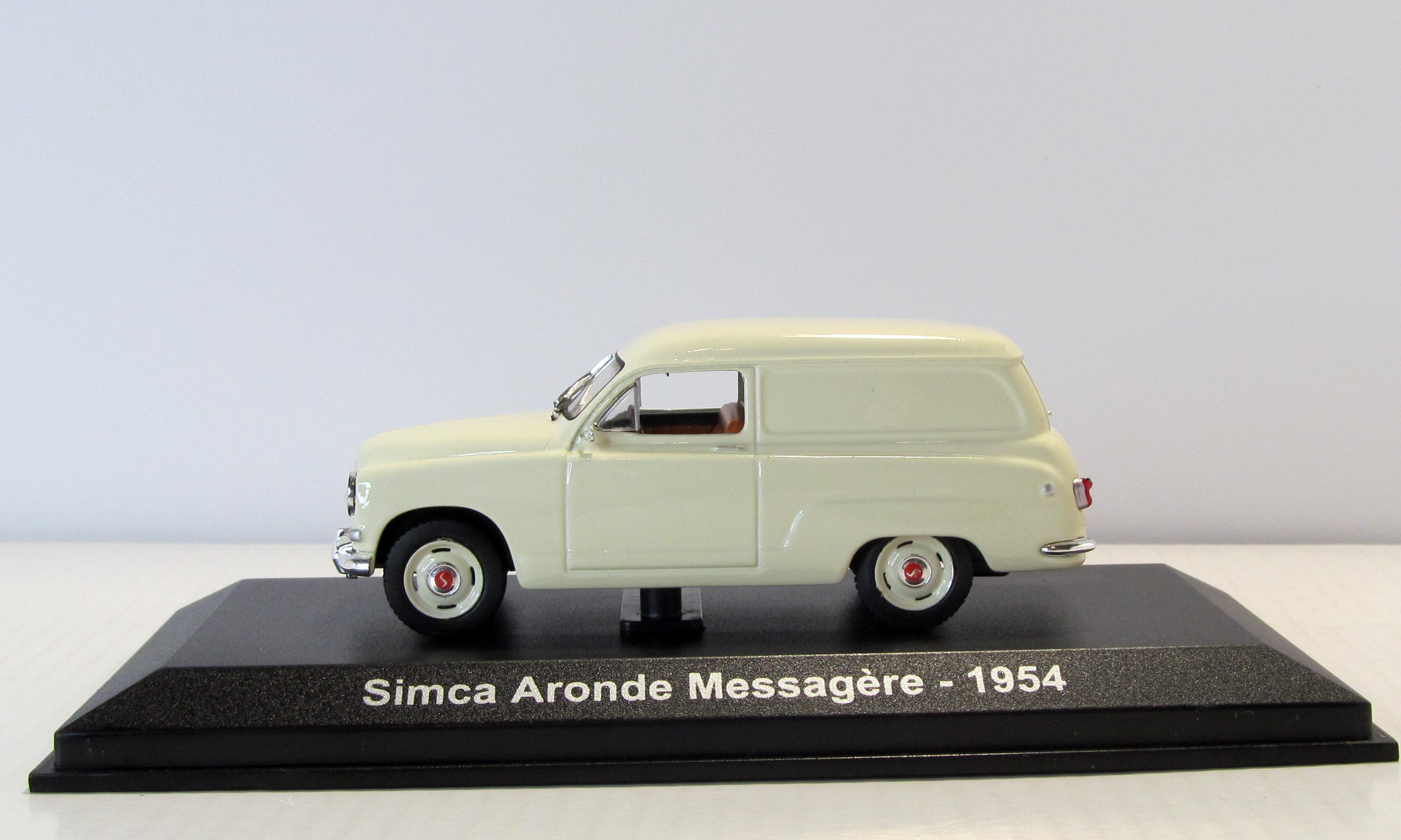 Simca Aronde Messagere 1954, Norev, Box. Diecast Car Collection. Scale ...
