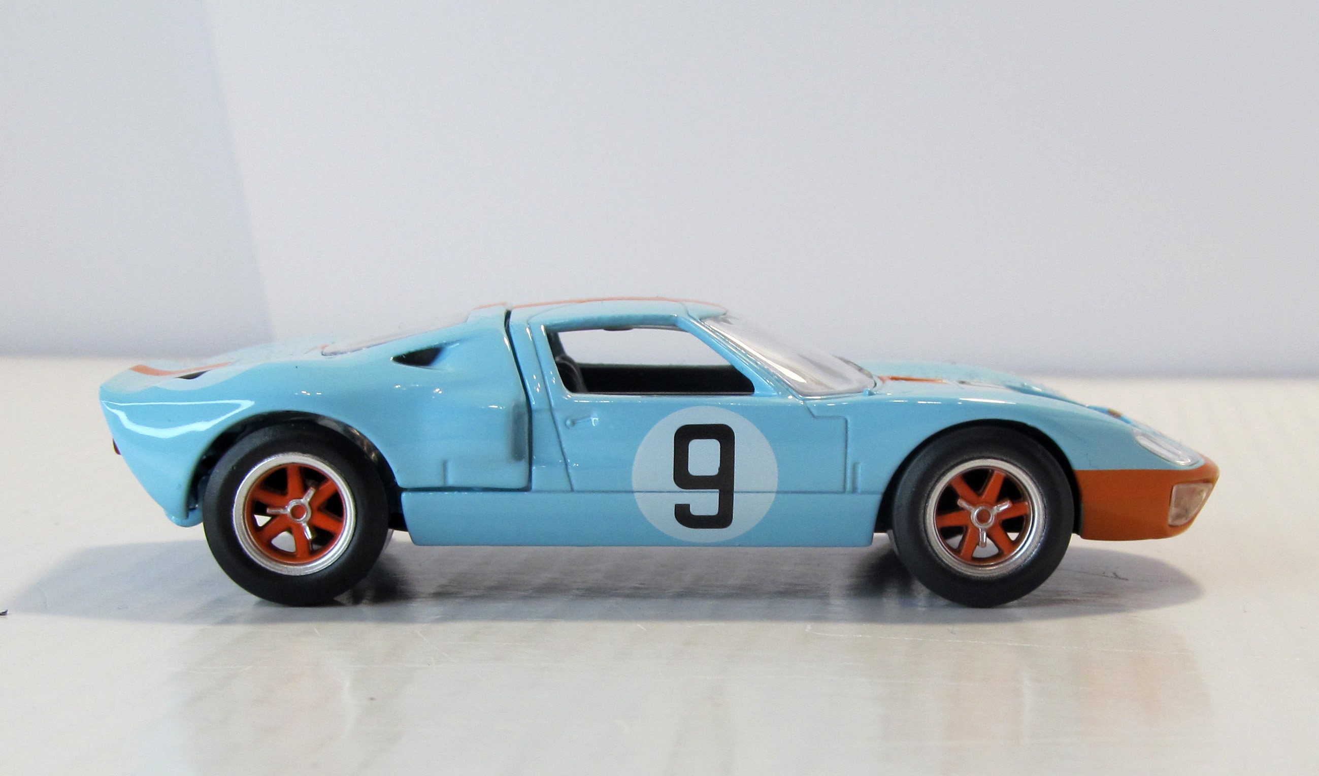 Ford GT40 1968 N9, Norev, Box. Collectible Car. Scale Diecast Model 1: ...