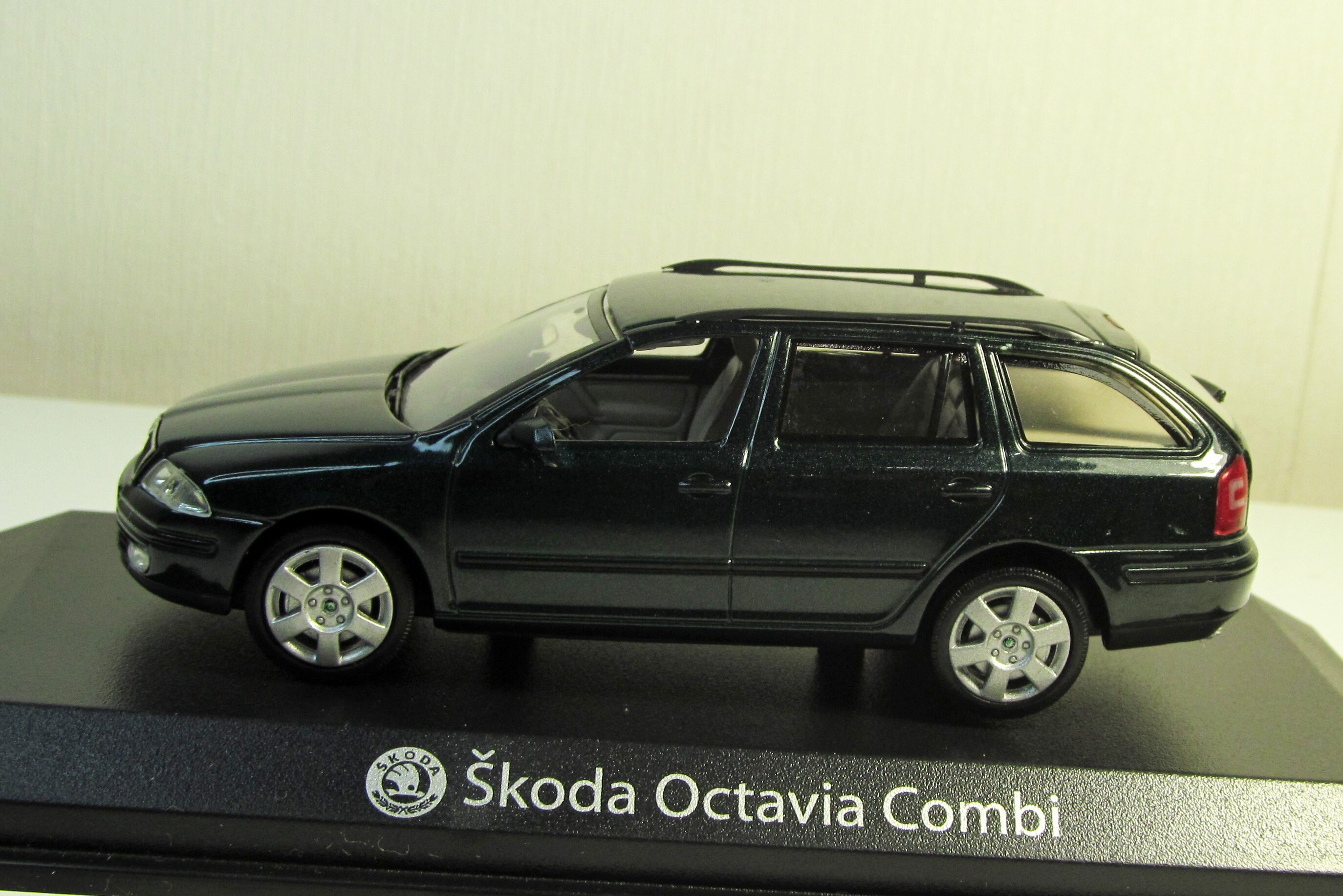 Skoda Octavia Combi Norev Box. Collectible Car. Scale - Etsy