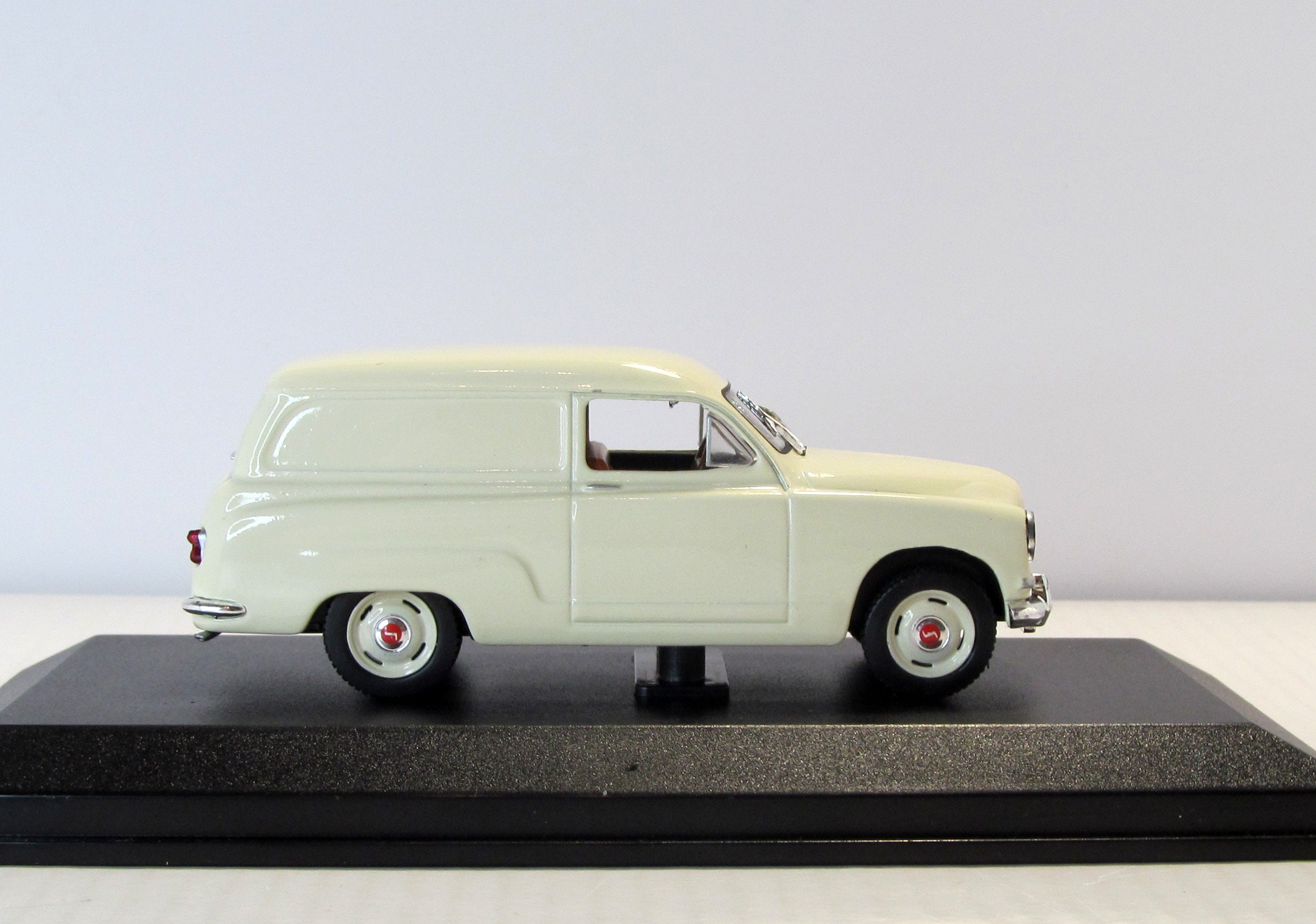 Simca Aronde Messagere 1954, Norev, Box. Diecast Car Collection. Scale ...