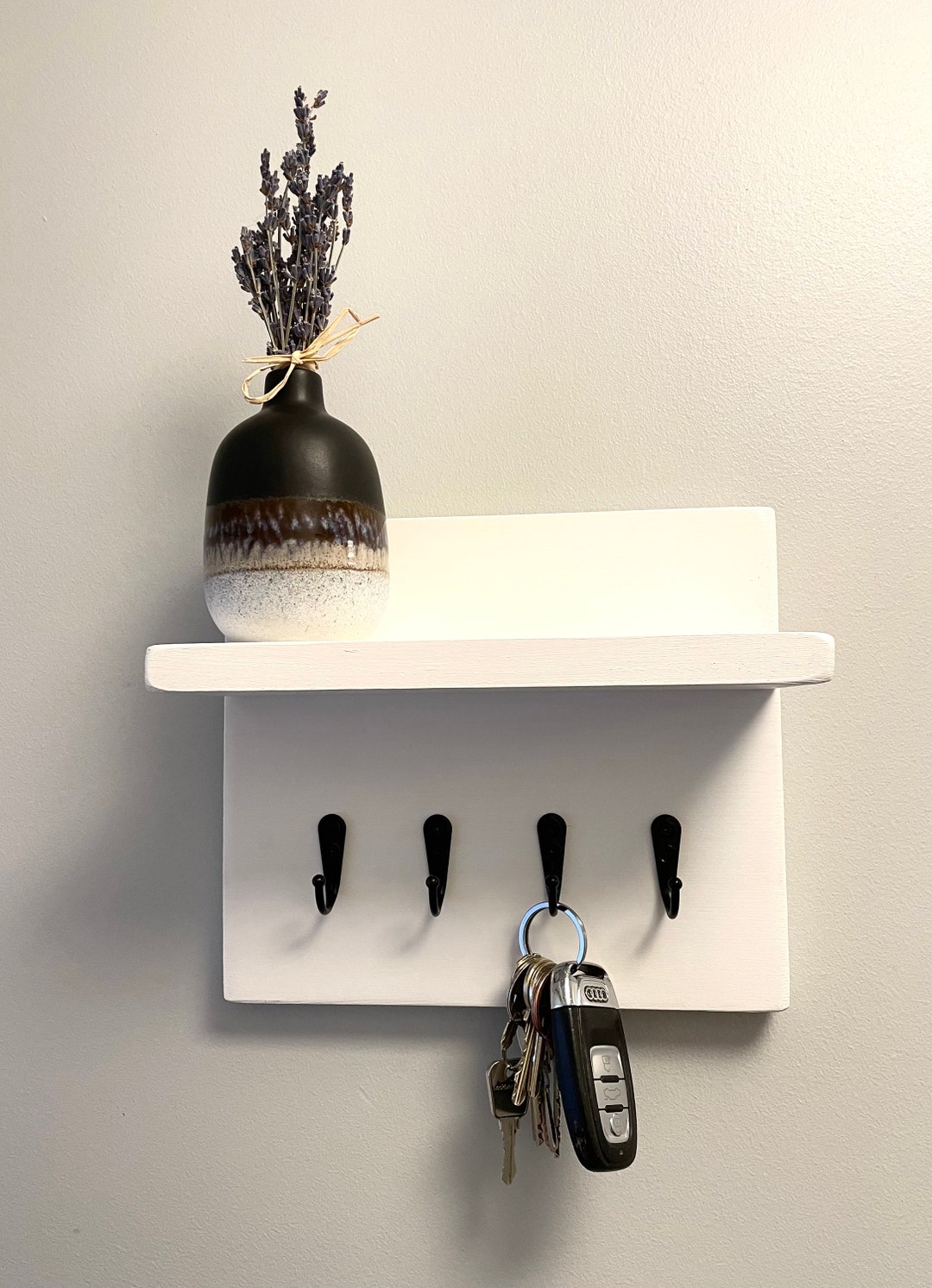 White Key Hook Shelf: Handmade Entryway Organiser - Etsy