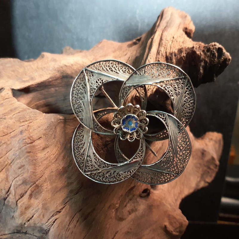 Love Knot Brooch - Etsy
