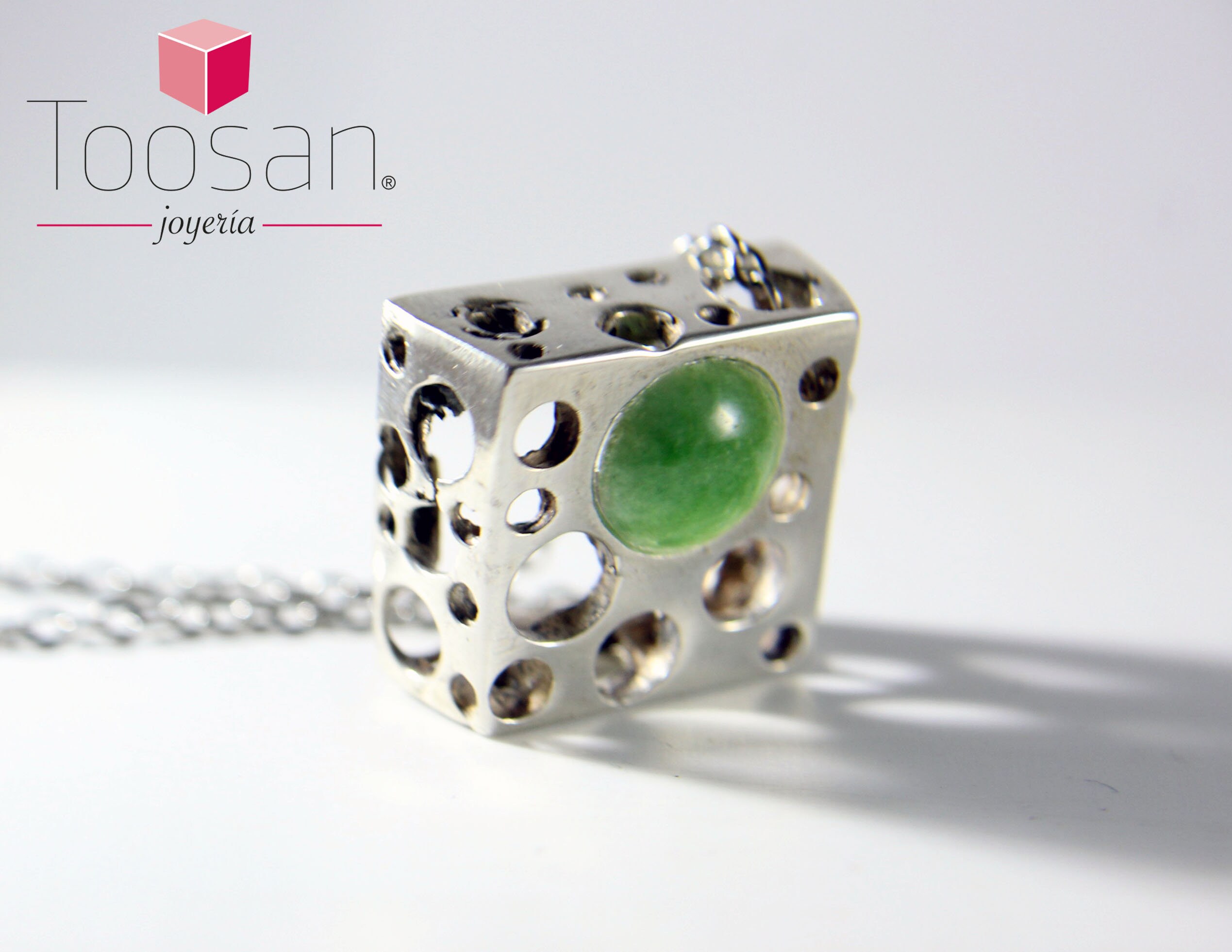 Colgante de jade, colgante cuadrado, joyas de jade, joyas minimalistas ...