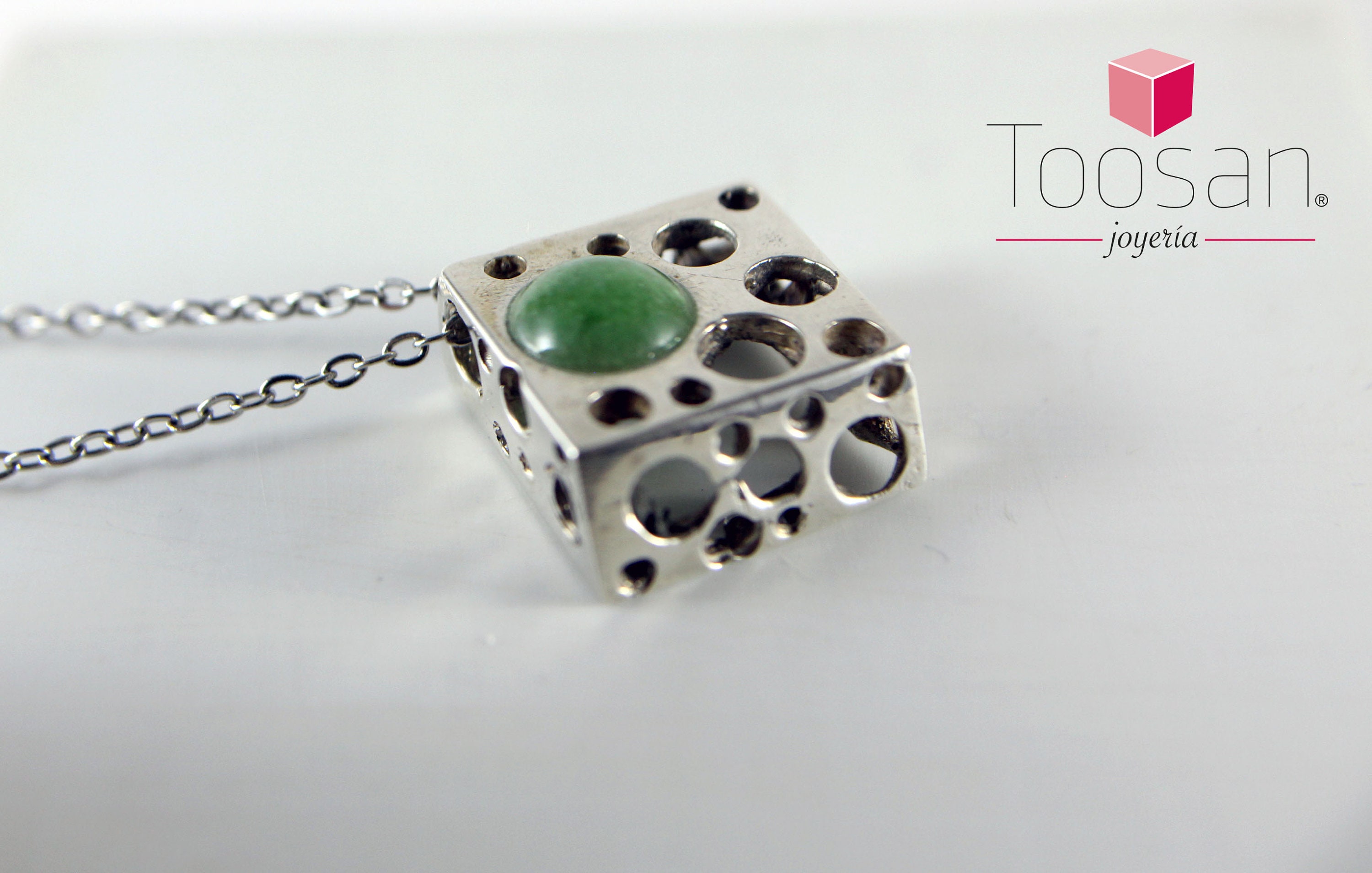 Colgante de jade, colgante cuadrado, joyas de jade, joyas minimalistas ...