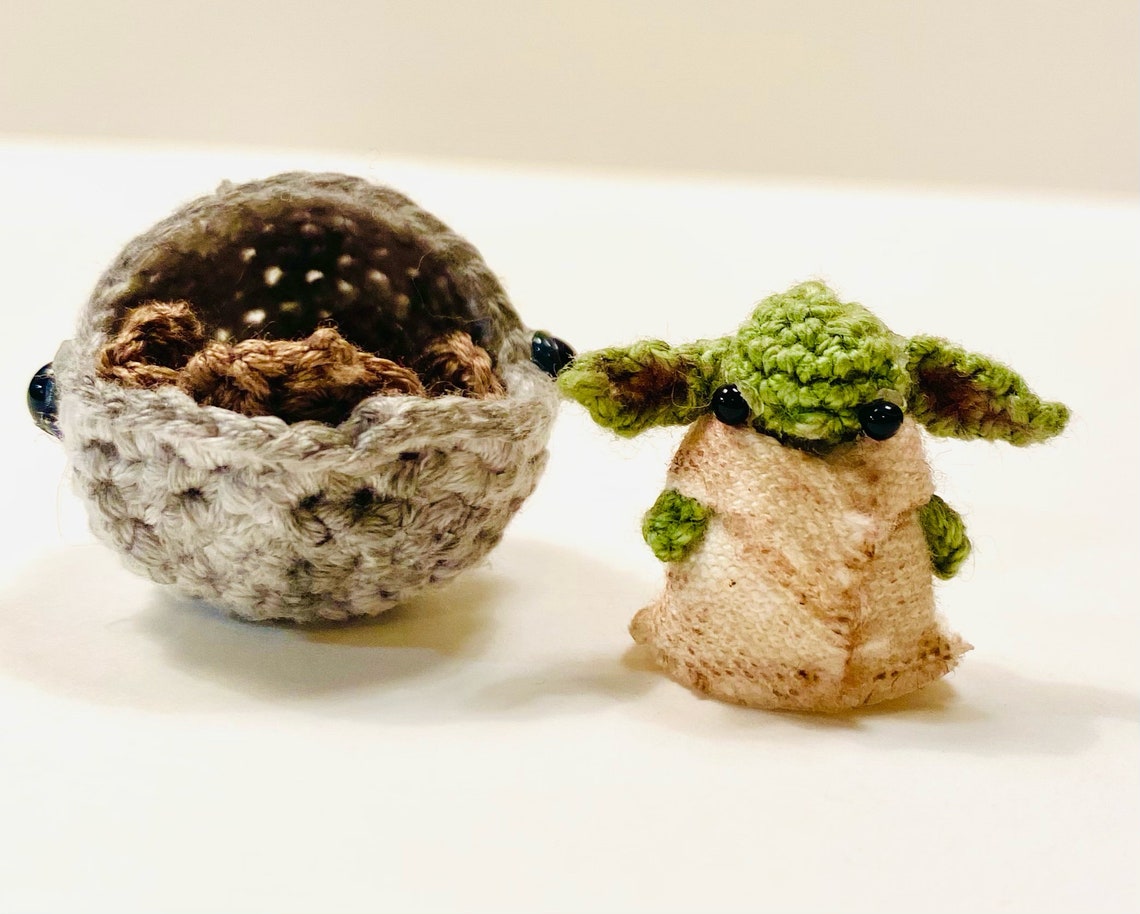 Tiny Baby Yoda Grogu Crochet Pattern | Etsy