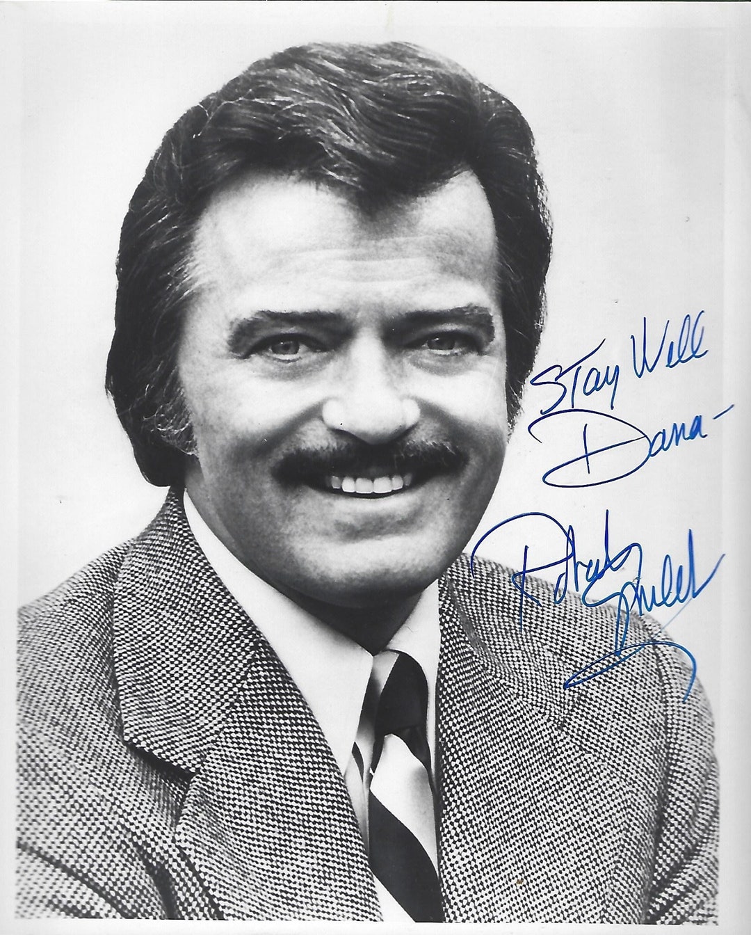 Actor/singer Robert Goulet - Broadway Singer and Actor - Autographed ...