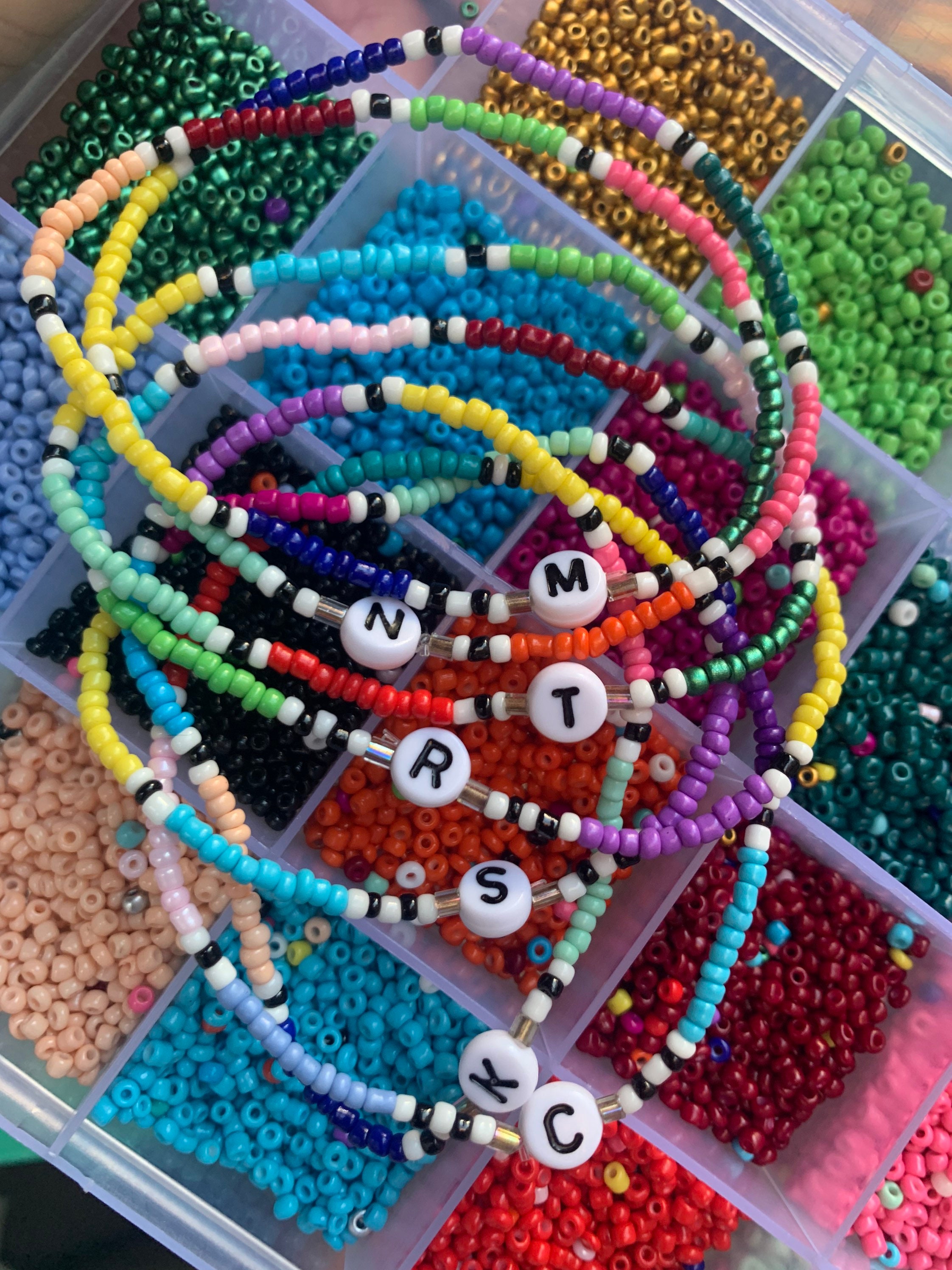 Pulsera inicial de cuentas pulsera de letras con cuentas | Etsy