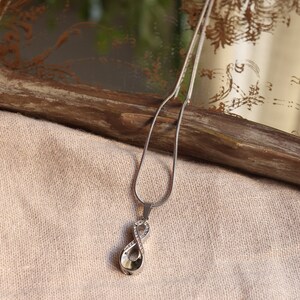 Infinity Urn Necklace Cremation Jewelry Ashes Necklace for Ashes • Urns ...