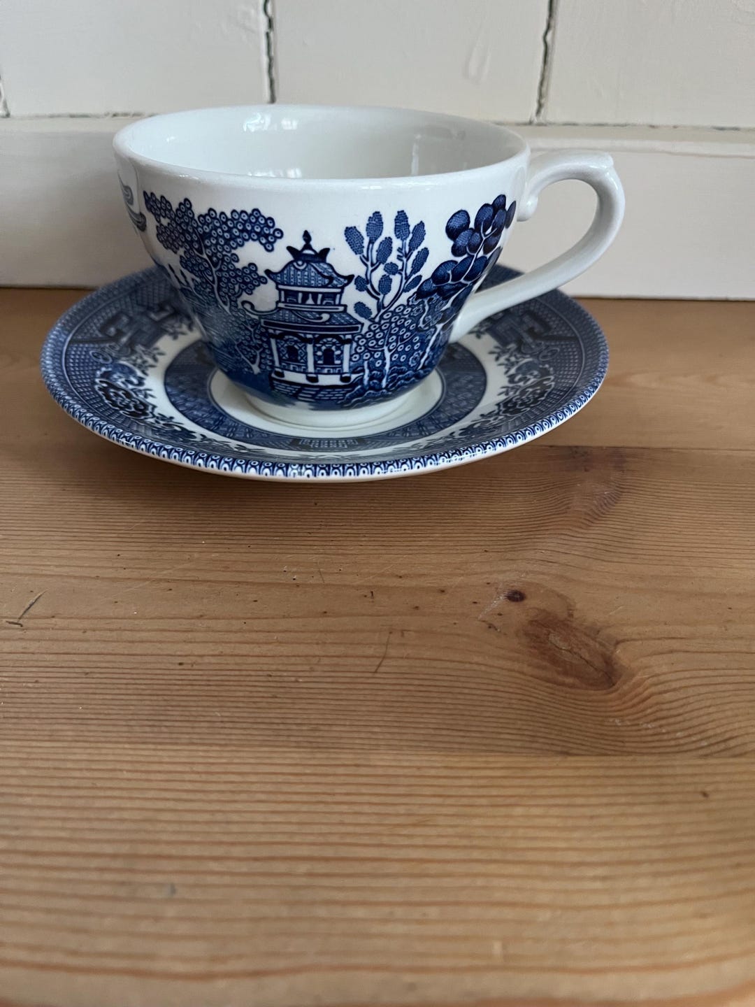 Set of 4 Vintage Churchill Blue & White Tea Cups and Saucers, Willow ...