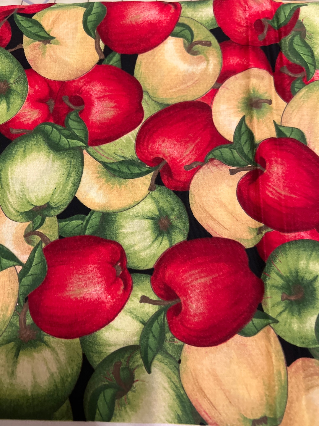 1/2 Yd Vintage Apples All- Over Print by VIP Cranston Cotton Fabric - Etsy