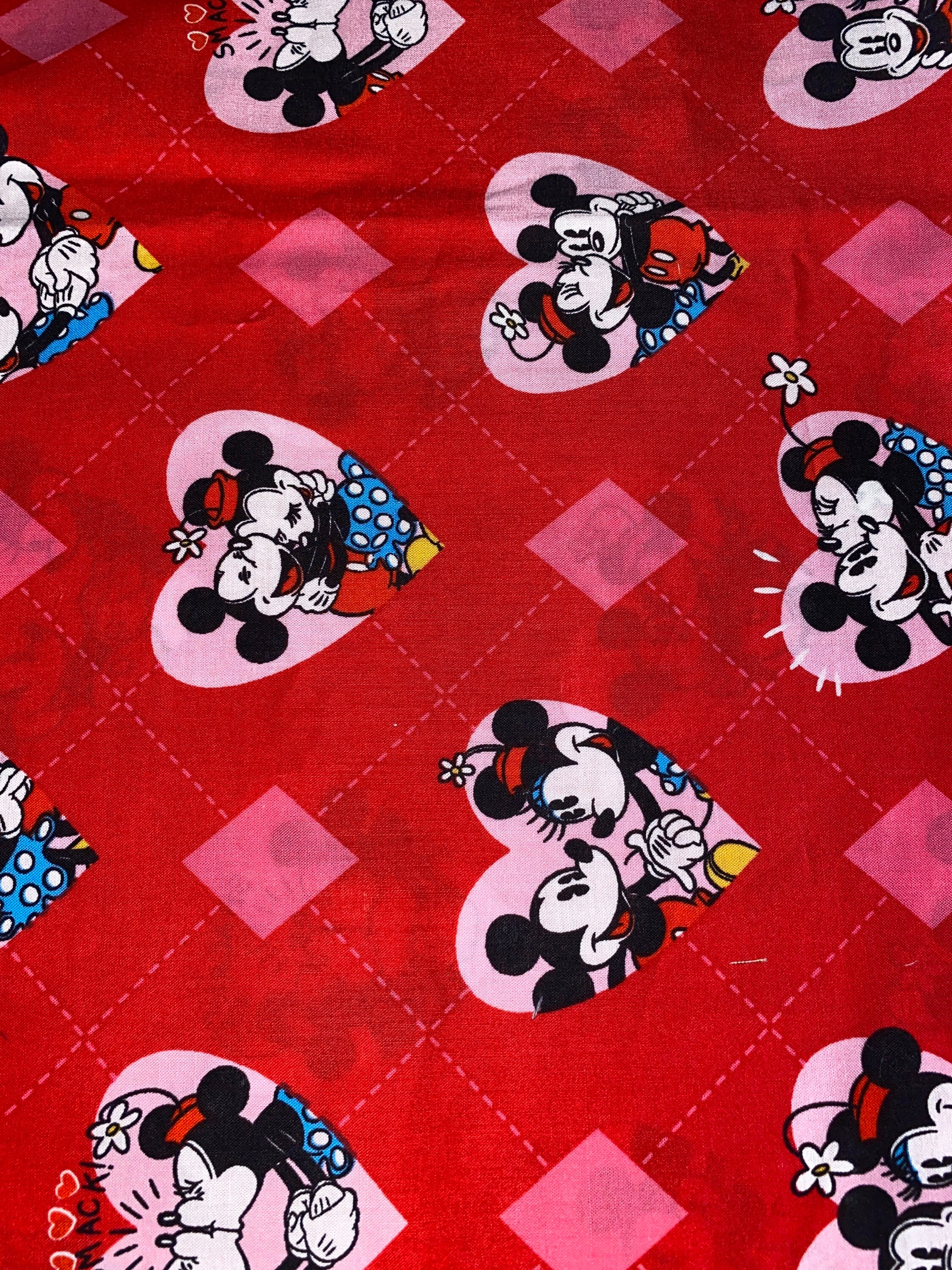 1/2 Yd Mickey Minnie Mouse Smack Heart Valentine's Day Cotton Fabric by ...