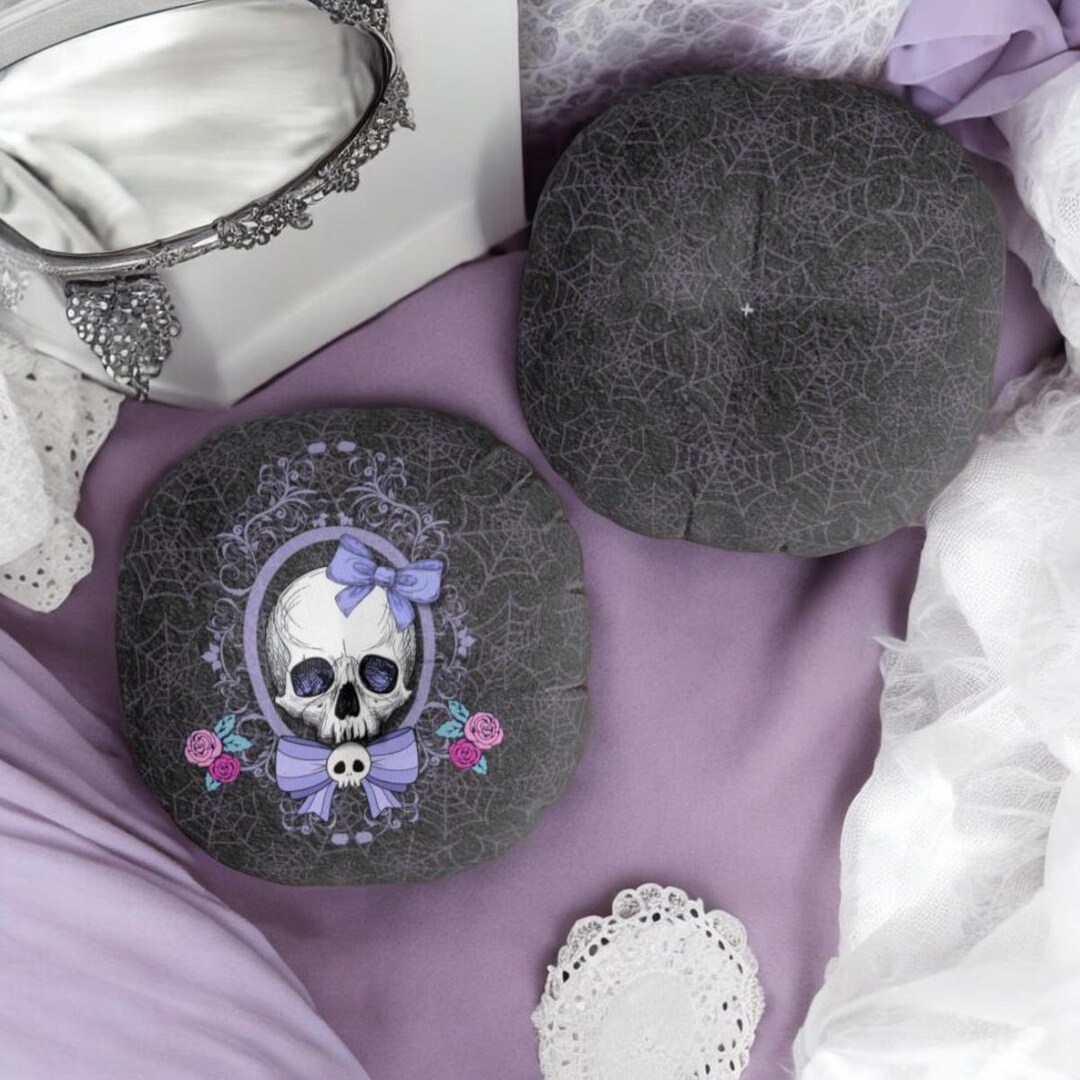 Pastel Goth Tufted Floor Pillow floral Skull Round Cushion, Cute Creepy ...