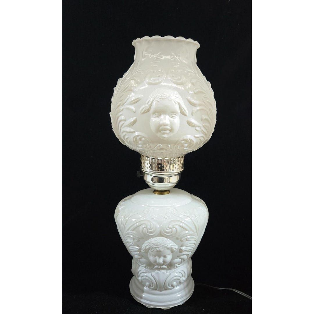 Vintage Victorian-style Electric Table Lamp With Cherub Relief Design ...