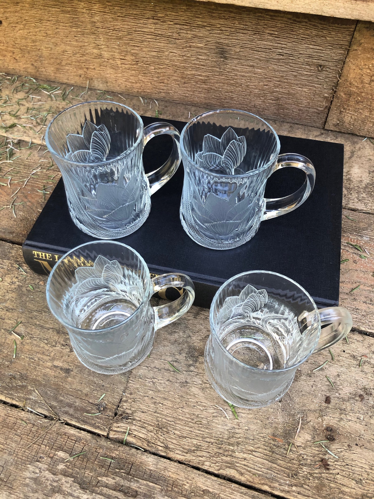 Vintage Clear Glass Mugs Arcoroc France Crocus Embossed Coffee Etsy