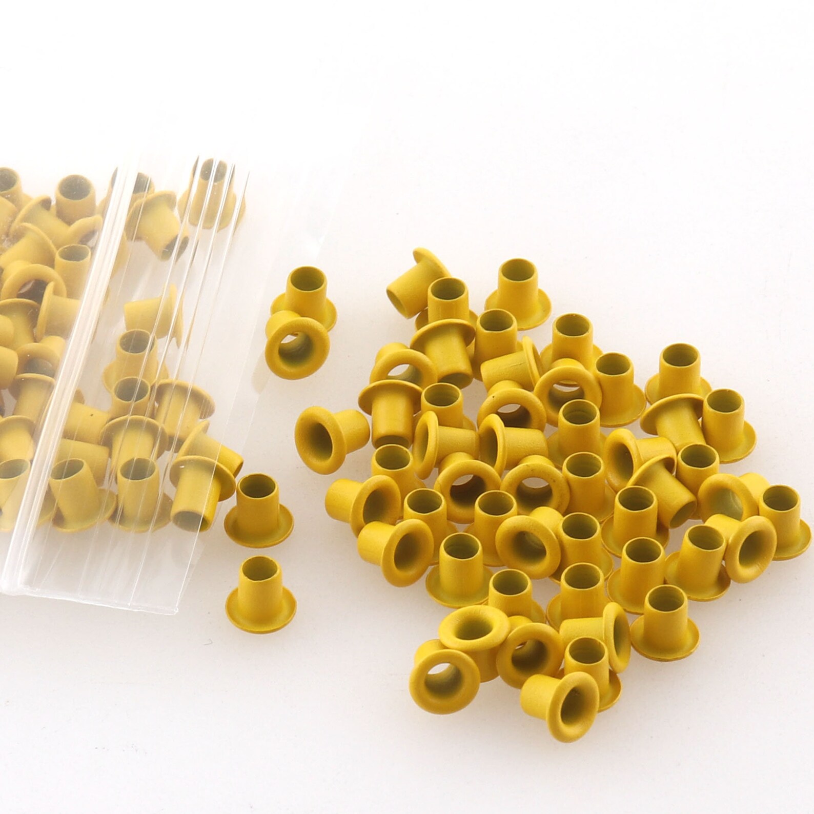 200pcs amarillo pequeños ojales agujero de los ojales de metal - Etsy ...