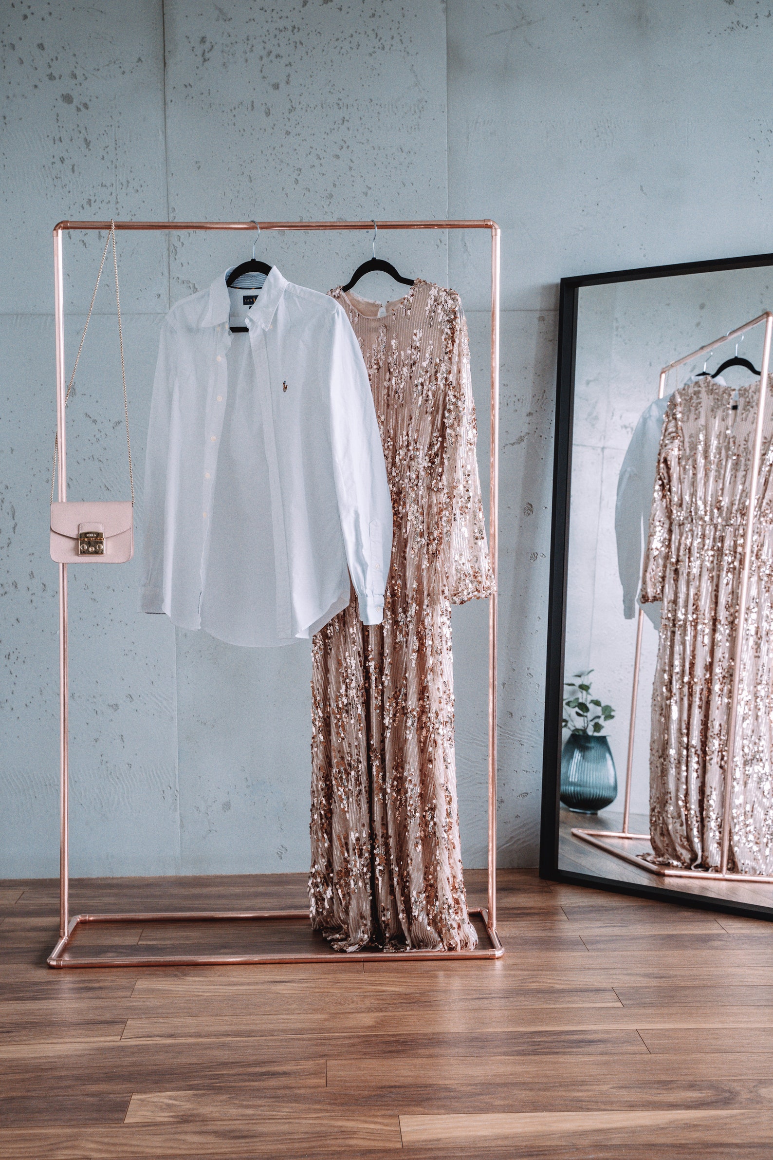 Industrial Minimal Pipe Clothing Rail / Copper Garment Rack / | Etsy