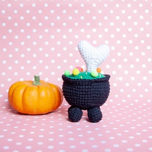 Crochet PATTERN: Witch Cauldron With Bone and Spider/ - Etsy