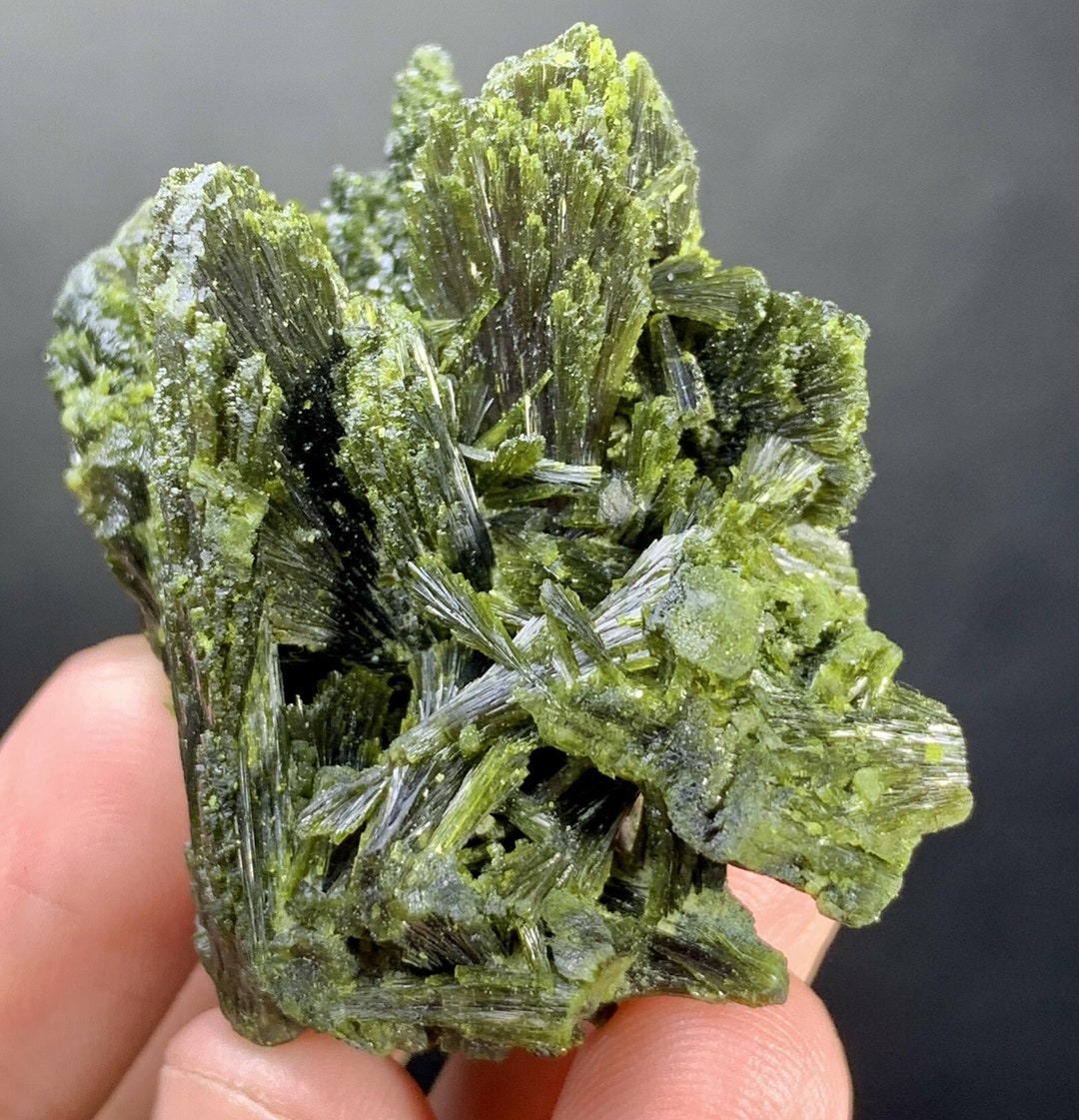Natural Green Color Epidote Crystal, Tree Shape Epidote, Raw Epidote ...