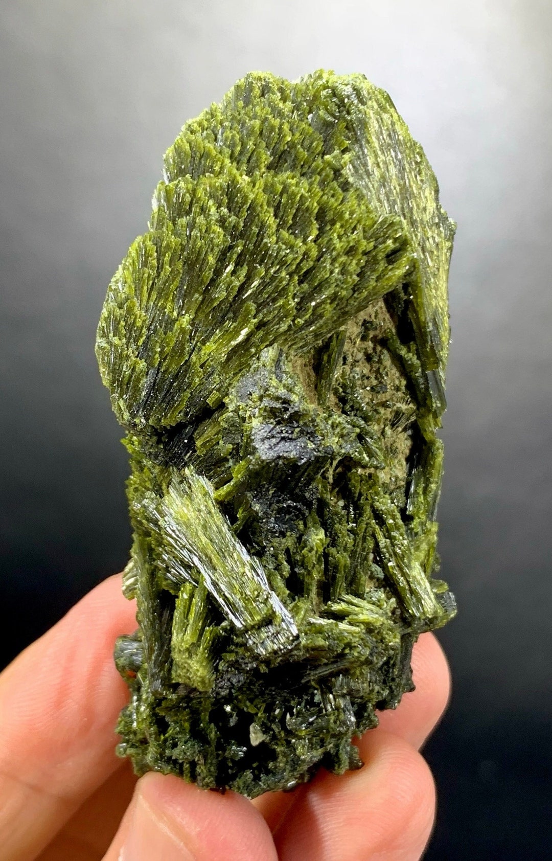 Natural Green Color Epidote Crystal, Tree Shape Epidote, Raw Epidote ...