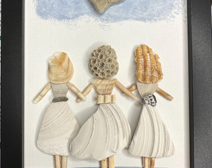 Three Beachy Friends Shell Art - Etsy
