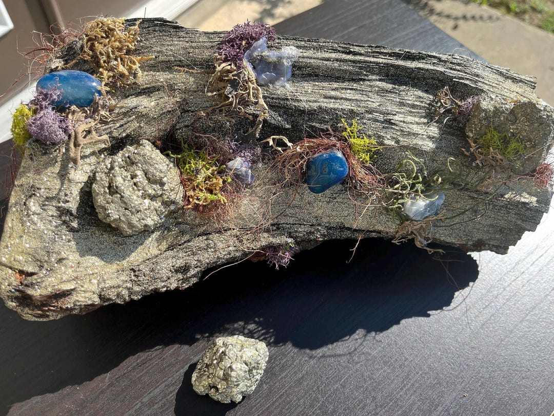 Handmade Crystal Manifestation Log: Protection Stone Art Decor - Etsy