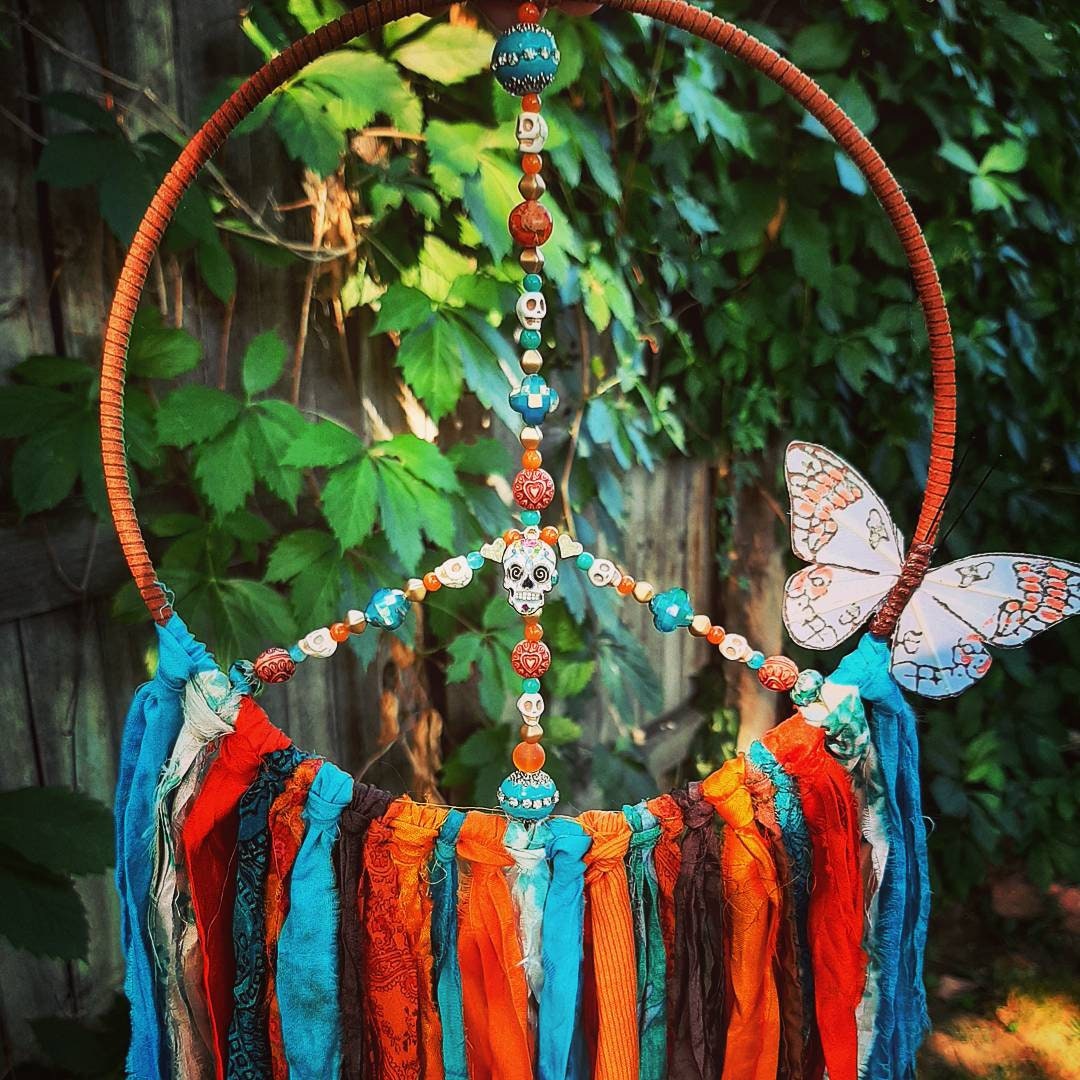 Halloween, Day of the Dead Peace Wreath, Skull Art, Peace Sign Deco ...